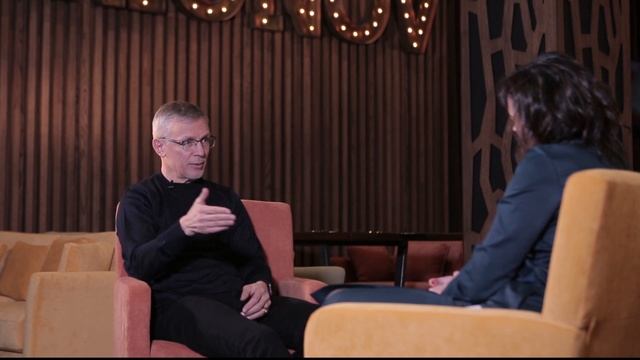 Интервью с хоккеистом Ларионовым