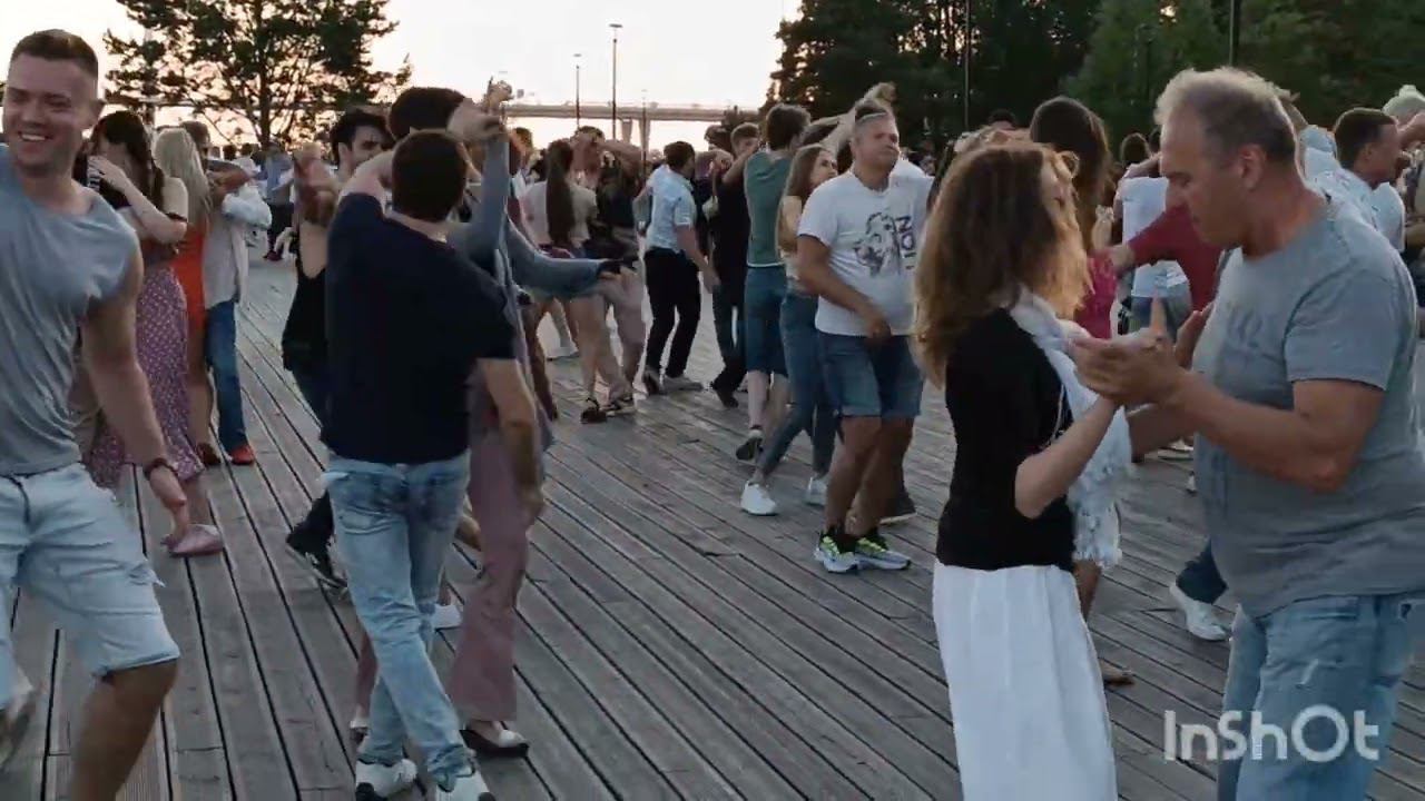 Опен-эйр обзор на "Деревянную набережную": место, люди, музыка