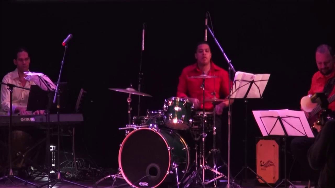 Club La Costa (autor: Sandor Torres ®) - fragmento Остров Свободы с Sandor´s Trio и Алена Шульгина