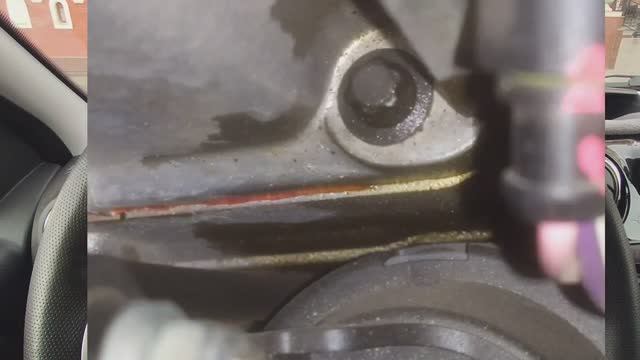 Масляные запотевания на 129 моторе. Одна из причин..mp4