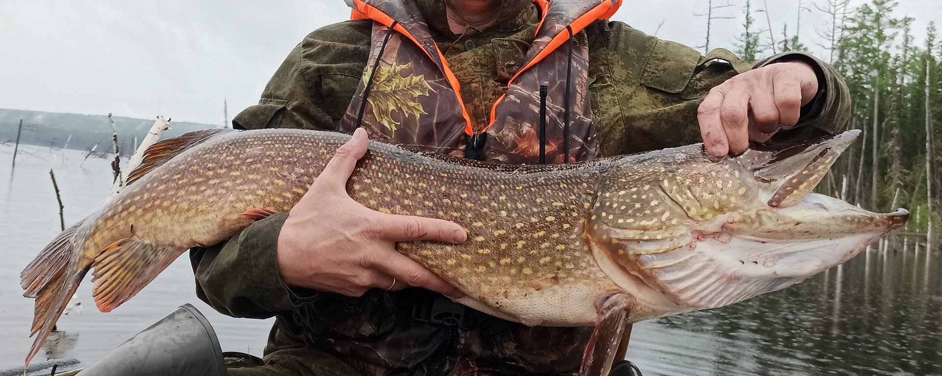 Гиганские щуки. Рыбалка на Ангаре.mp4