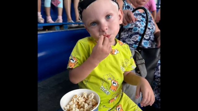 Геленджик. Детки продолжают отдыхать на море