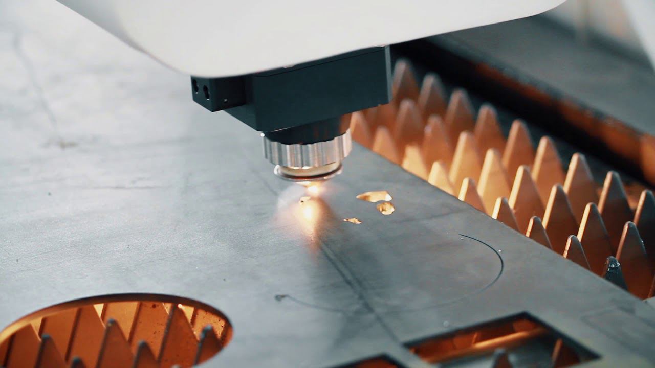 Оптоволоконный лазерный станок LF 3015 LN