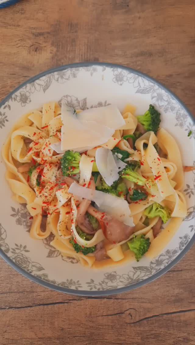 Паста с брокколи . Рецепт в описании