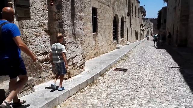 Греция. РОДОС. Старый город. Экскурсия с павлинами