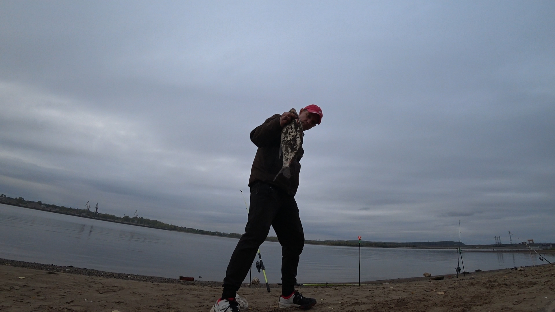 Крупный ЛЕЩ осенью без подсака - Не делайте ТАК #рыбалка #лещ #всегданарыбалке