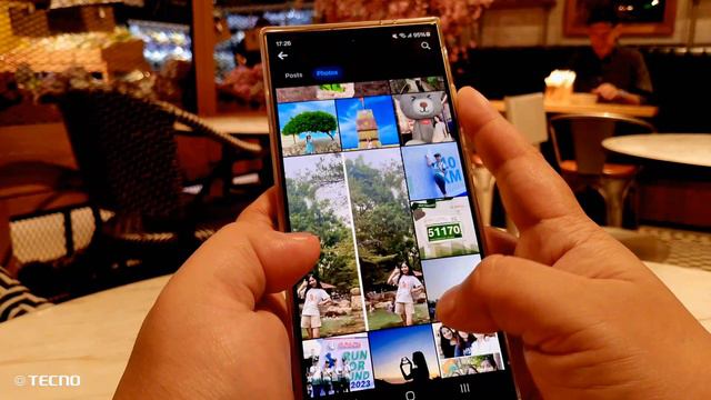 Марс Хартдеген на своем Samsung Galaxy S24 Ultra