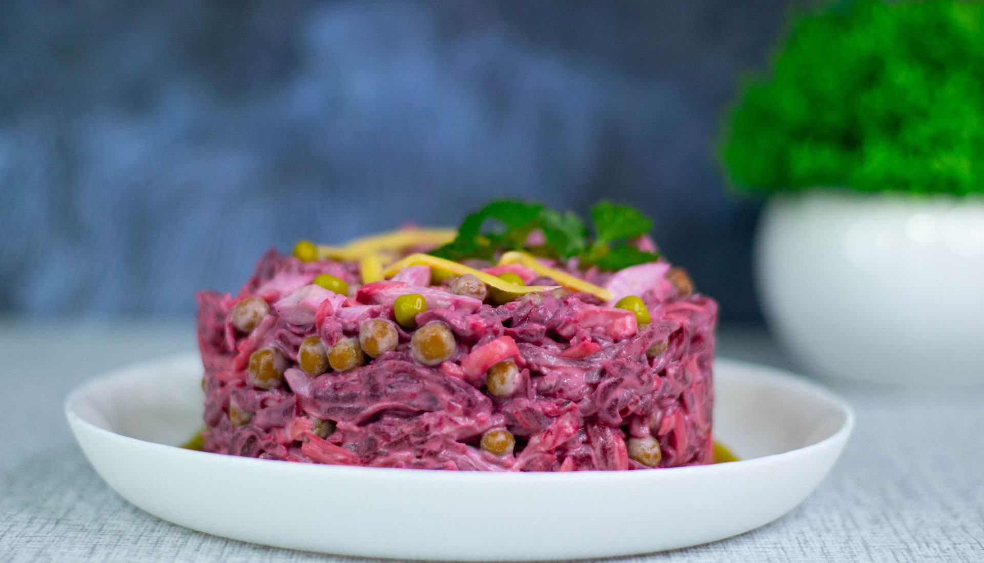 Свекольный салат с сыром и яйцом! Просто, бюджетно и вкусно!