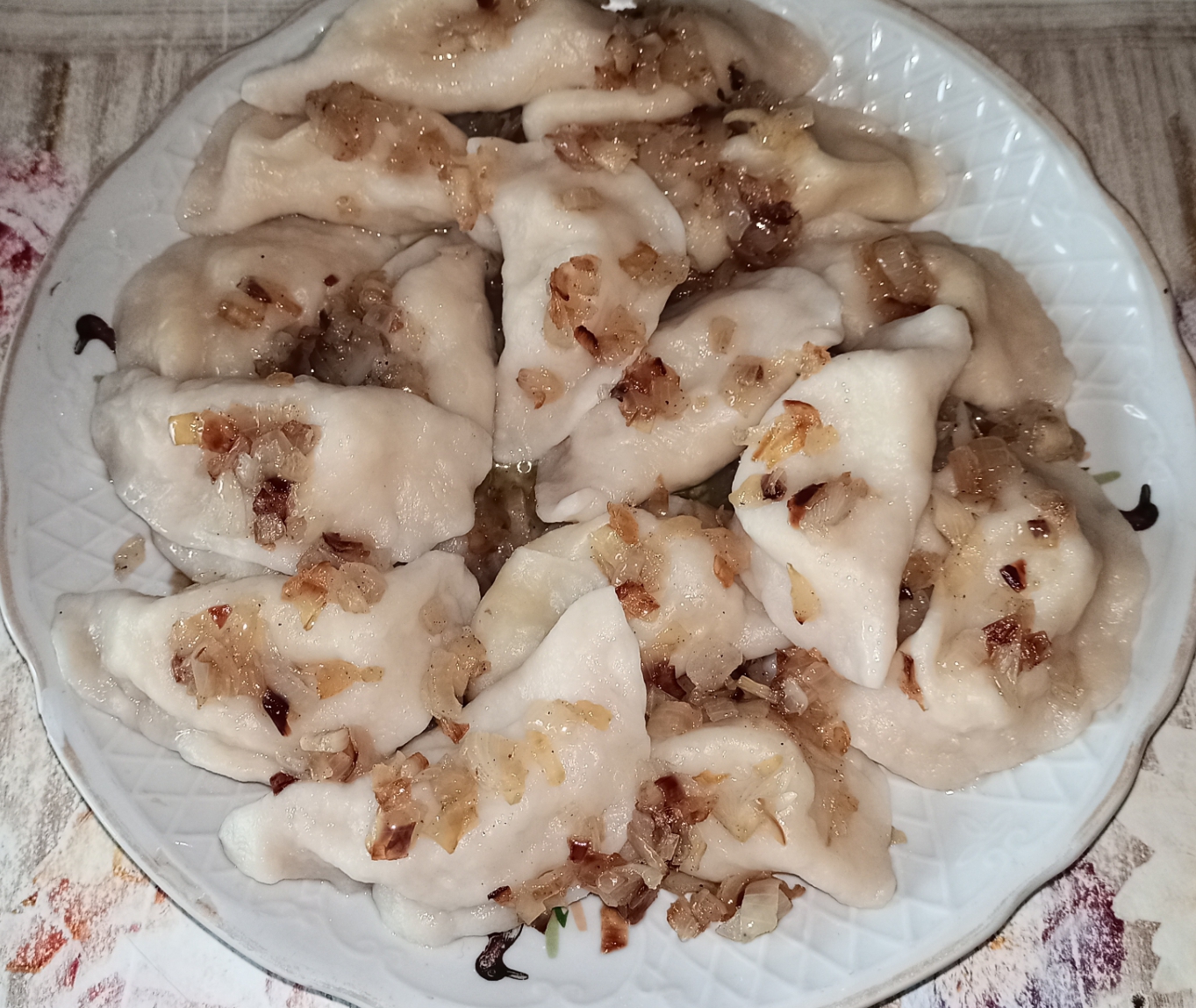 Тесто на кефире для вареников и пельменей