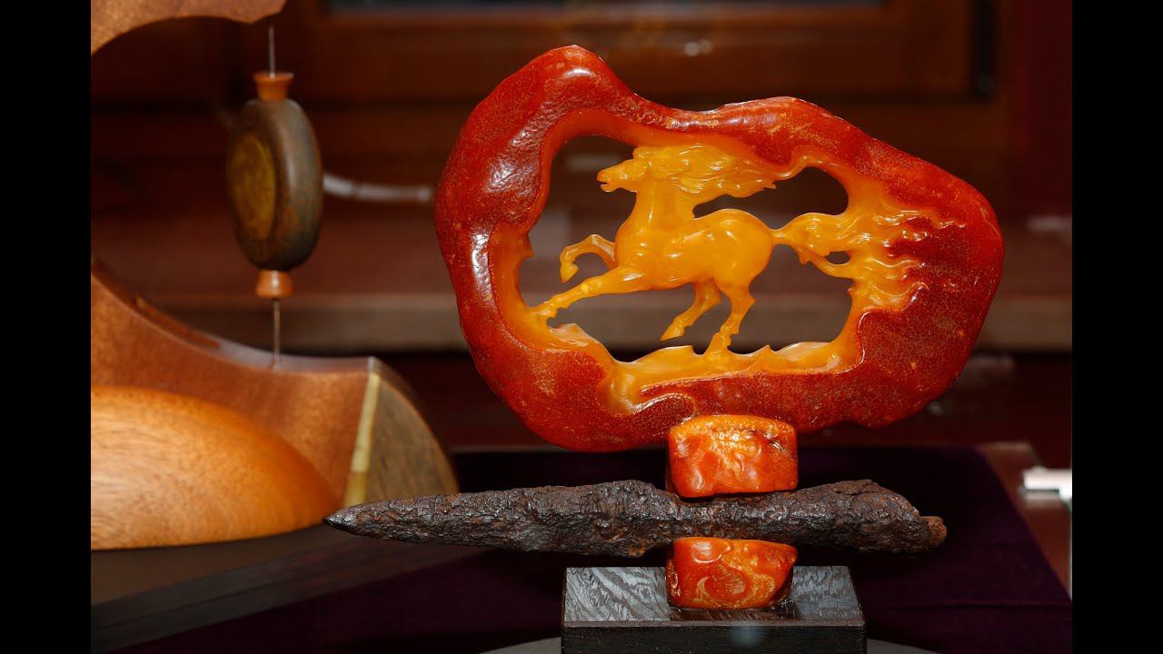 Виртуальная экскурсия по выставке "Игорь Брасюнас: мастер и новатор янтарного искусства"