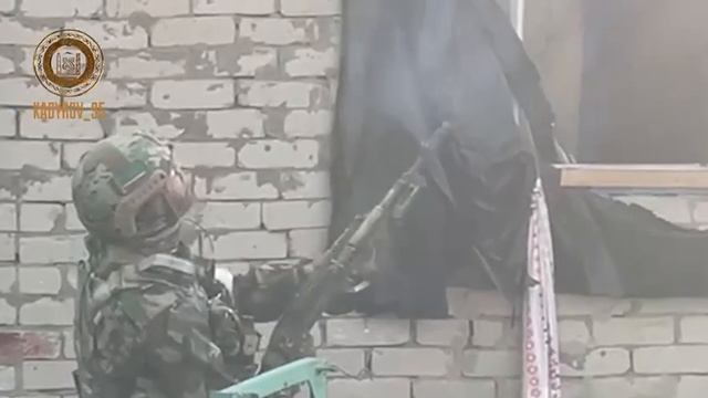 Несмотря на ожесточенное сопротивление, продвижение наших бойцов идет успешно.