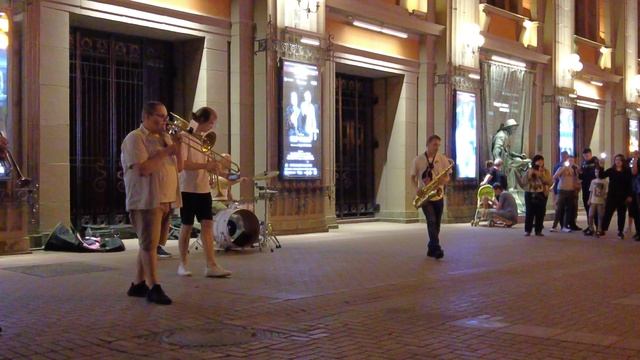 УЛИЧНЫЕ АРТИСТЫ  / СТАРЫЙ АРБАТ / МОСКВА/ 2022.08,01