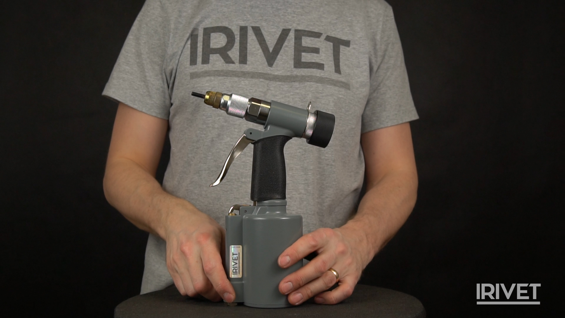 HYPE ARN-02 - пневмо-гидравлический заклёпочник для установки резьбовых заклёпок от М3 до М10.