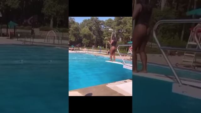 Даже волосы не намочила )))