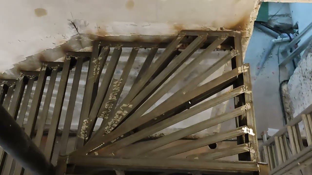 Каркас лестницы из уголка, точность и надежность на долгие годы.