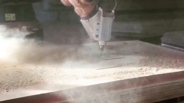 Робот KUKA. Работа фрезой по дереву 3.