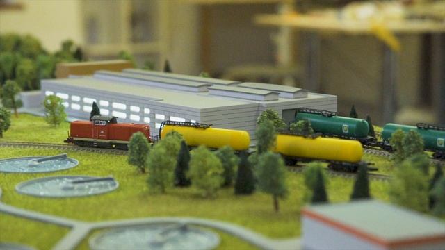 Промышленный макет завода МОНДИ с механическими движениями