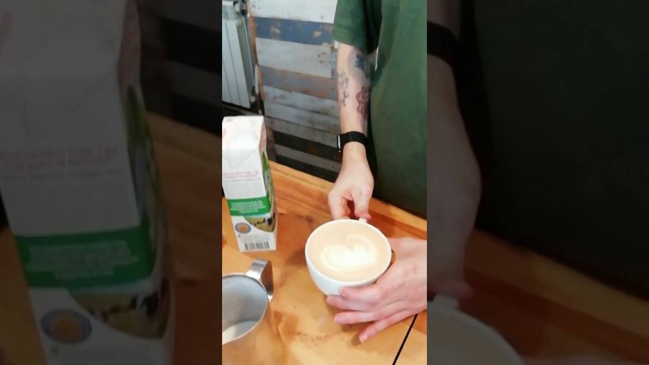 Кофе-это фрукт Бариста приготовит вкусный напиток! #кофеманы #кофе #бариста