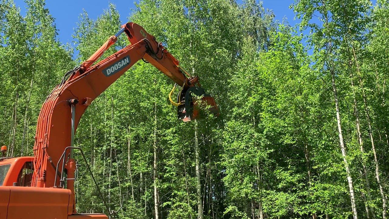 Работа мульчера UM-Forest 160H на экскваваторе