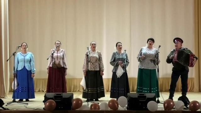 Там в садочке при долине