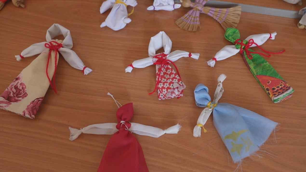 Арт_позитив | Зайчик на пальчик. Кукла-игрушка для ребенка из натуральных материалов