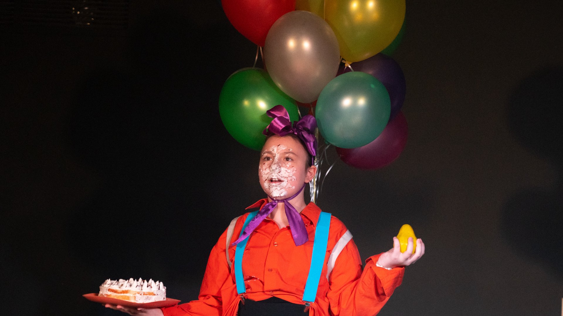 Три толстяка. Сцены