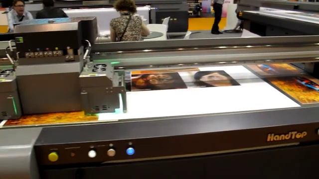 Широкоформатный планшетный УФ принтер HandTop 1610 FG5