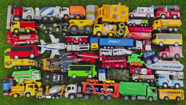 Menemukan Mainan Mobil Mobilan Tayo, Kereta Thomas, Truk Tangki, Mobil Polisi, Truk Molen 297