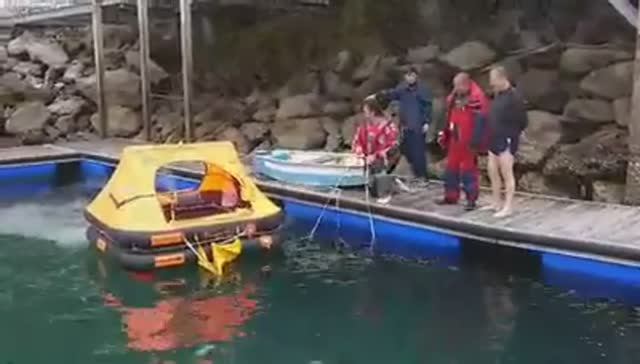 Аварийное и спасательное оборудование и снабжение - Спасательный надувной плот 2