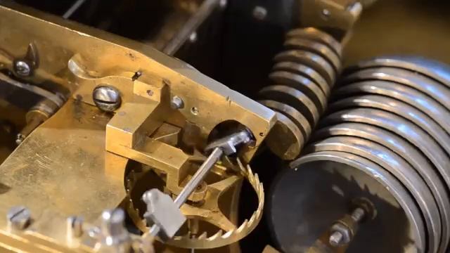 10_Часы  Павлин