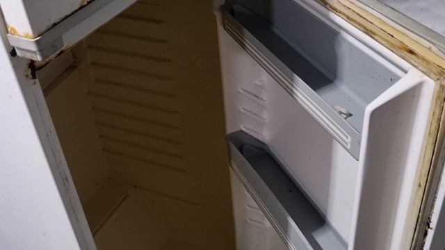 Поставил на место МАНЖЕТУ и восстановил дома работу ХОДОДИЛЬНИКА