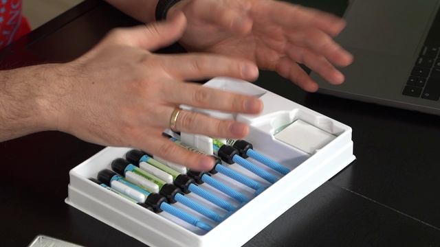 Линейка композитов Charisma Opal