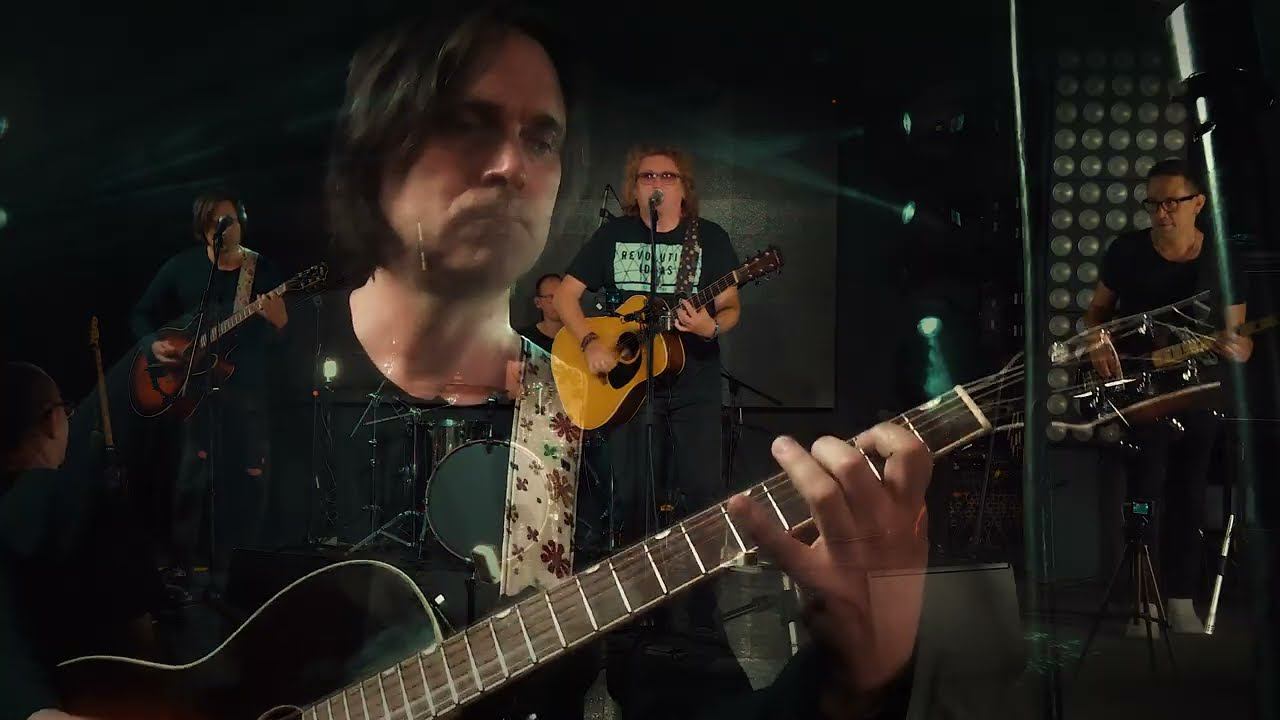 Машина цвета валентино Евгений Феклистов  и группа конец фильма