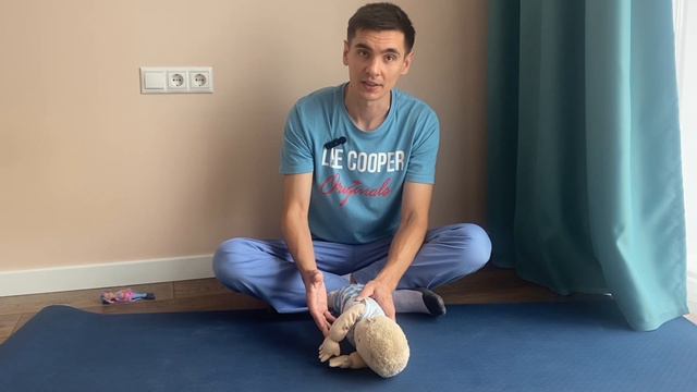 Как научить ребенка перевороту на живот? Как показать переворот?