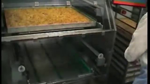 Вертикально-резательная машина для порционного разрезания пирогов и тортов KSSM-V 1.4