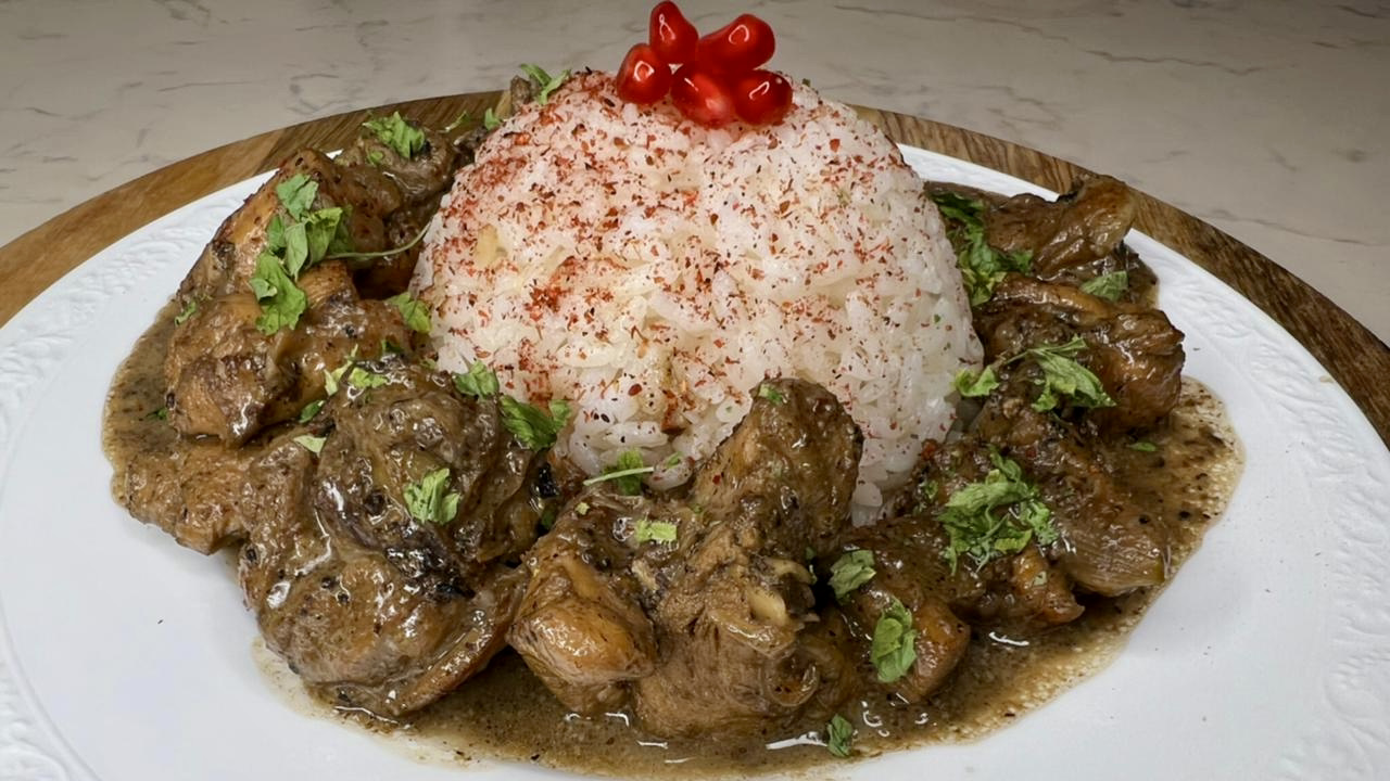 Мясо кролика в сливочно-грибном соусе ?