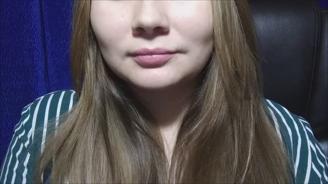 АСМР Шепчу женские имена с триггерами _ ASMR Whispering names with triggers