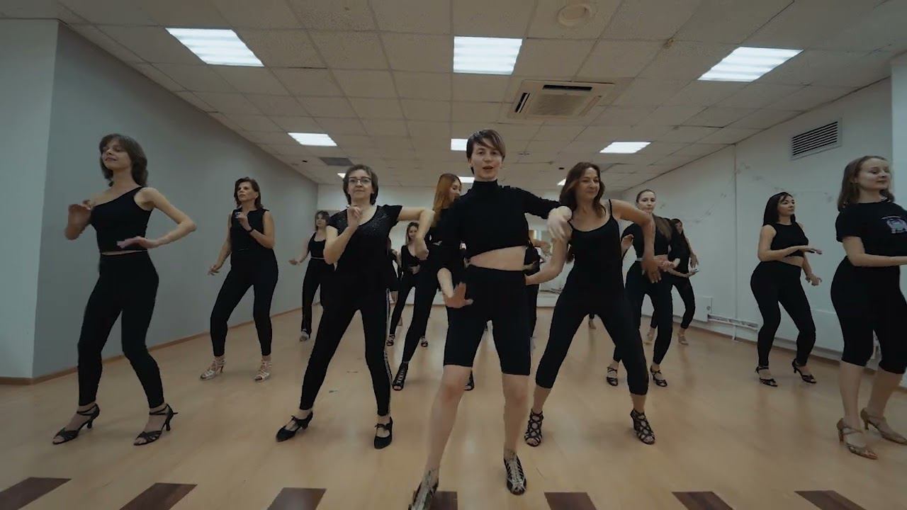 Танцы в студии ЛИНИЯ (Саратов)