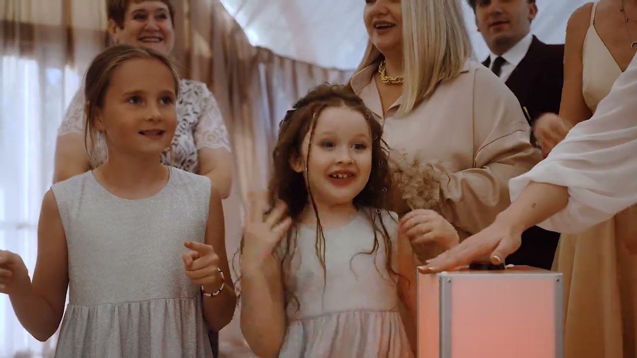 «УгадайМелодия» - аналог ТВ игры с Валдисом Пельш и кнопками.