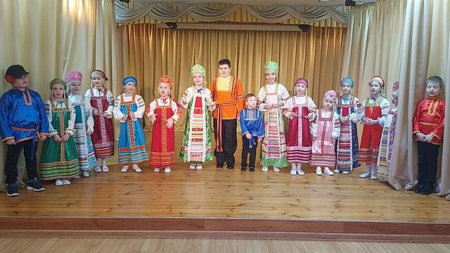 Песня Мамочка сл. Н.Осошник, муз. В.Осошник в исполнении Детского хора русской песни Забавушка.MP4