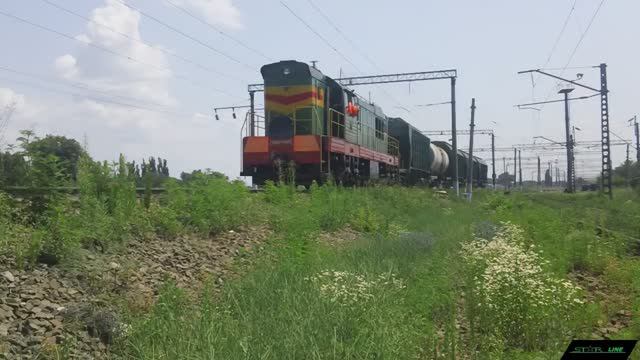 ЧМЭ3-6088 с грузовым составом