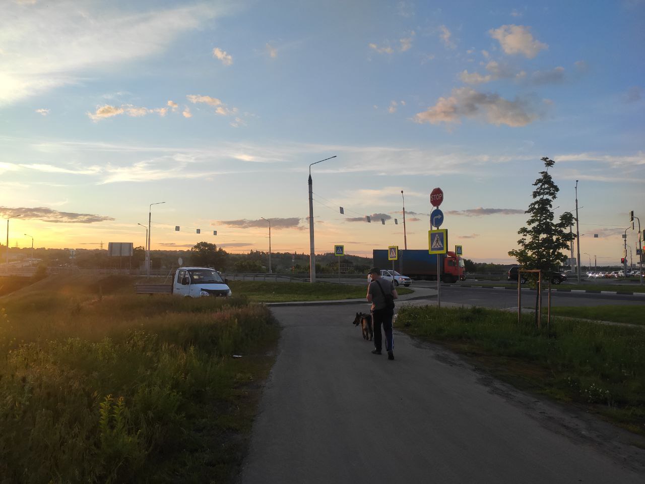 Nora и Дима идут гулять