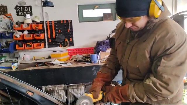 Первое, экспериментальное видео