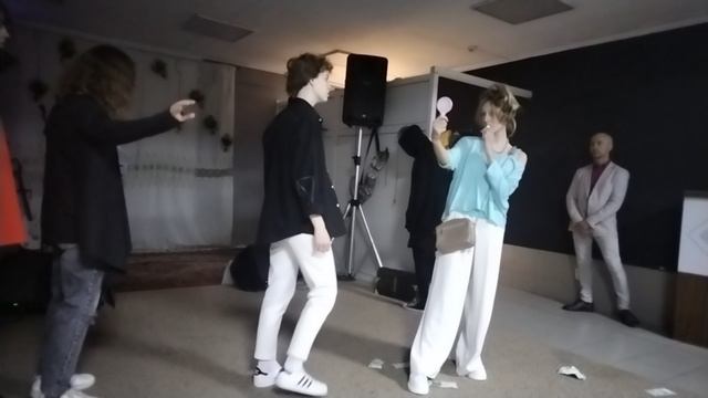 Праздничное Пасхальное служение 16.04.2023 года сценка молодёжной группы