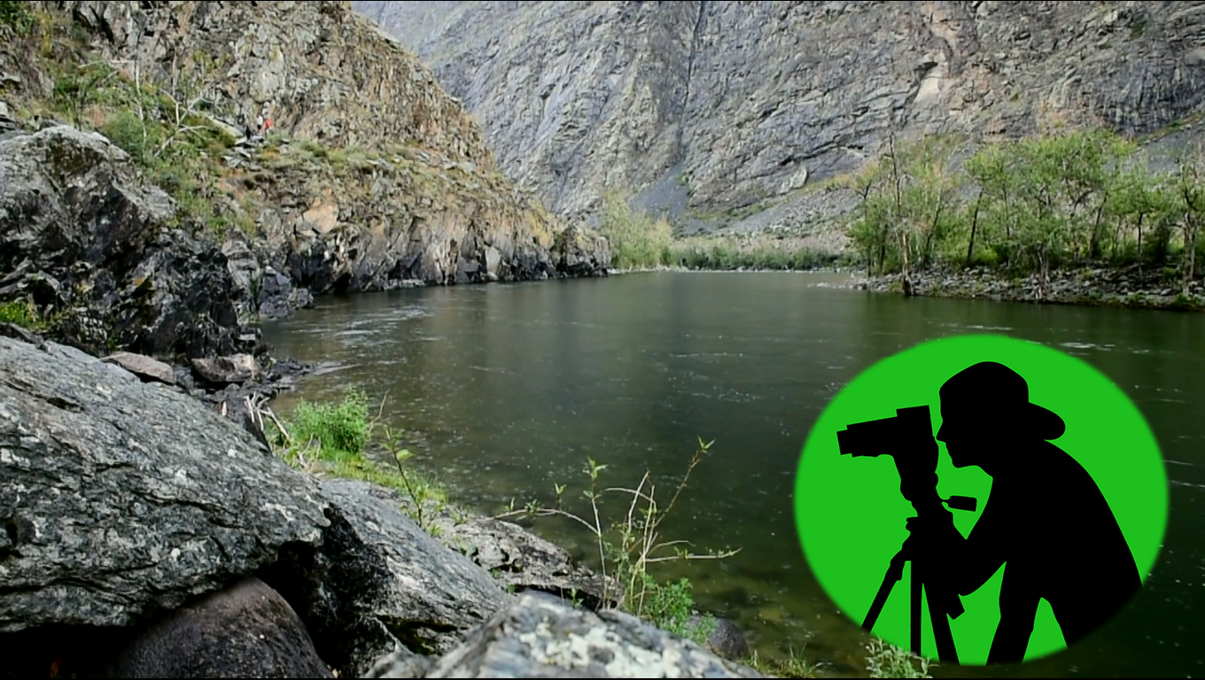 На берегу реки в каньоне / Тихое журчание реки, пение птиц и звуки дождя для вашего отдыха и сна