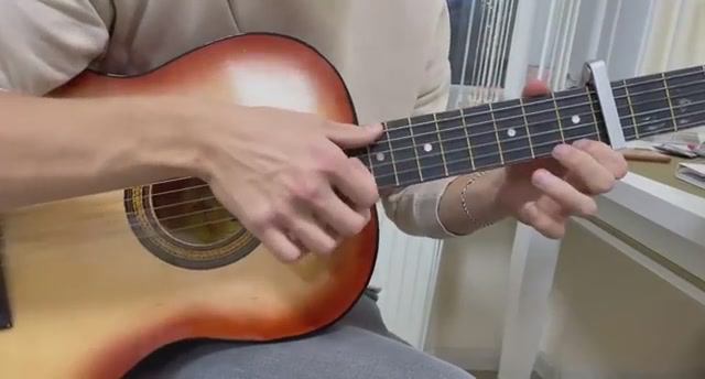 Tate McRae - You Broke Me First (Фингерстайл) - подобрал сходу для ученицы