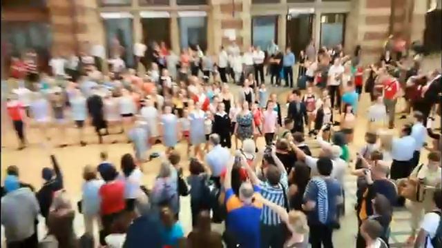 танцевальный флешмоб