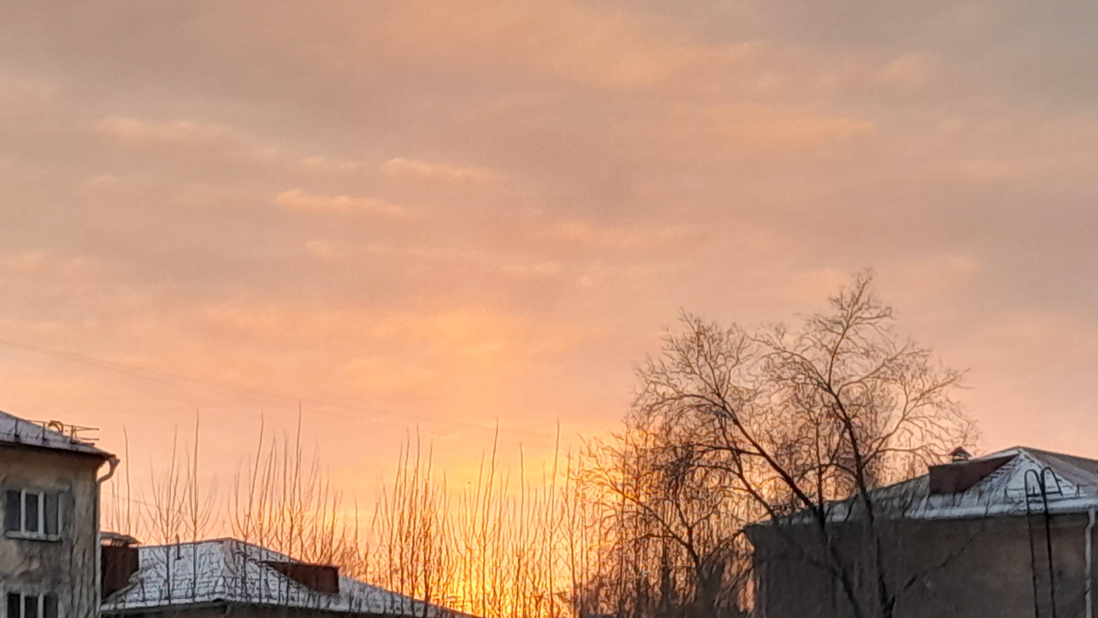 "УКАЗУЮЩИЙ ПЕРСТ" на НЕБЕ - СВЕТОВОЙ СТОЛБ ЭНЕРГИЙ!