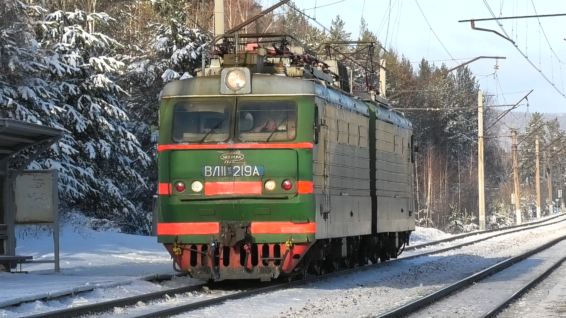 ВЛ11К-219 следует резервом через о.п. Калиново