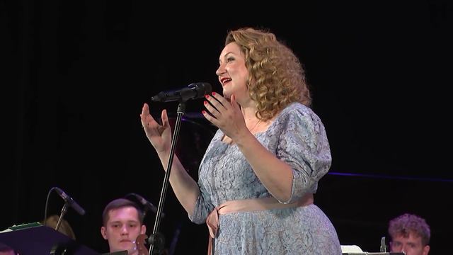 Ансамбль «Россия» имени Людмилы Зыкиной выступил в поддержку российских военнослужащих в ЦДРА